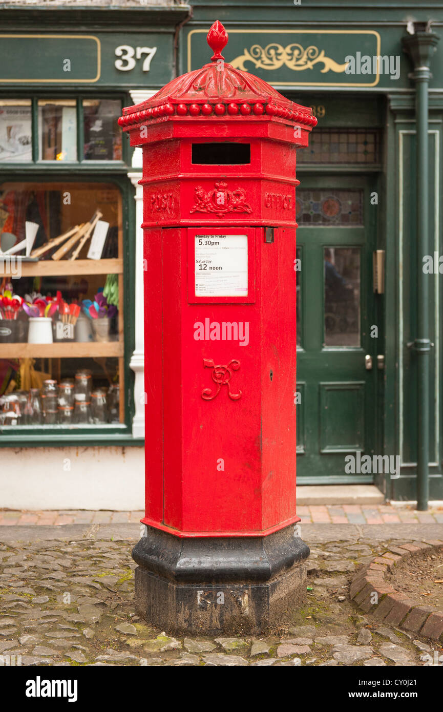 Kent Royal Tunbridge Wells The Pantiles Victorian red pillar letter ...