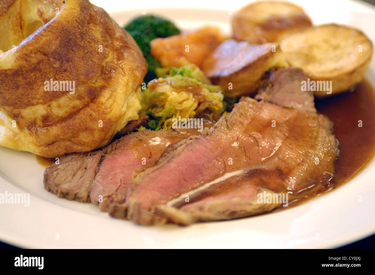 Sunday dinner family hi-res stock photography and images - Alamy