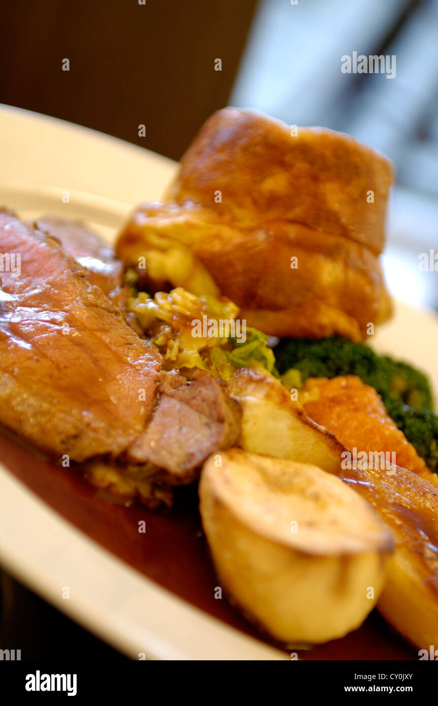 Family sunday dinner hi-res stock photography and images - Alamy