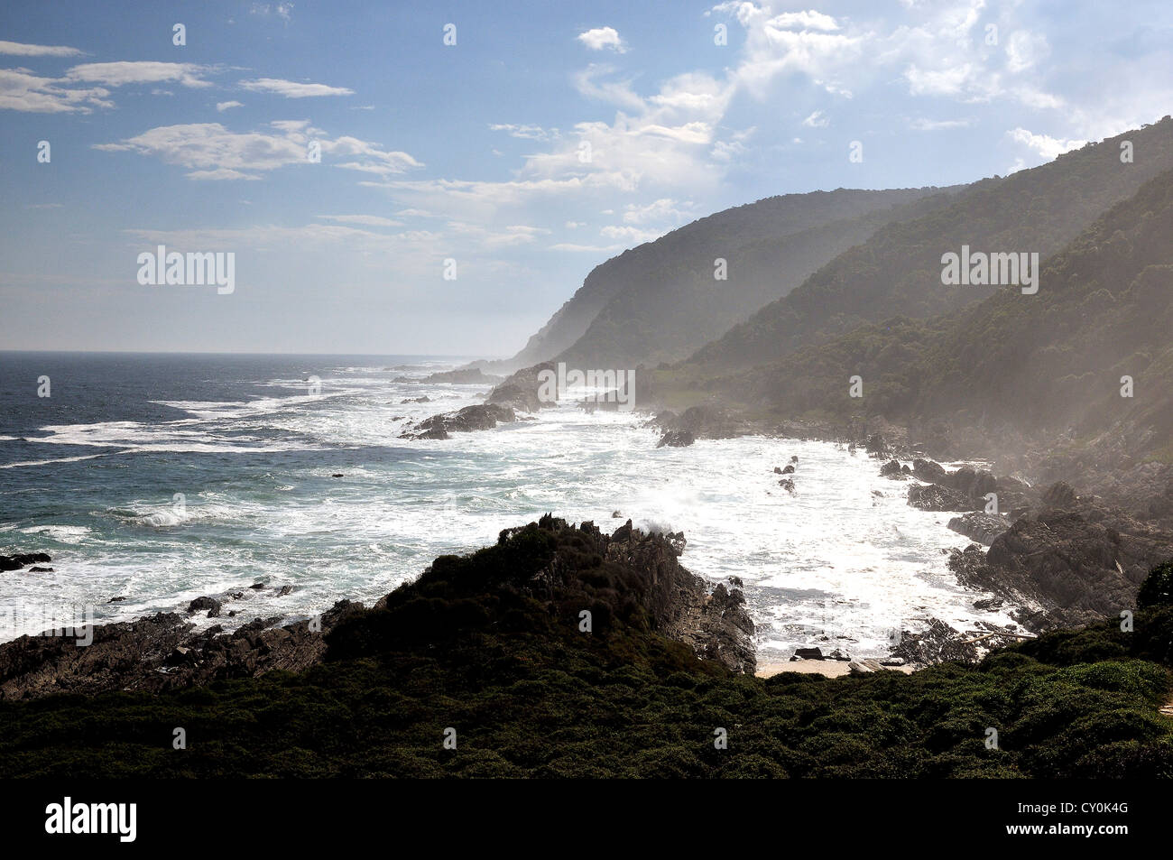 Waves meet the rocks hi-res stock photography and images - Alamy