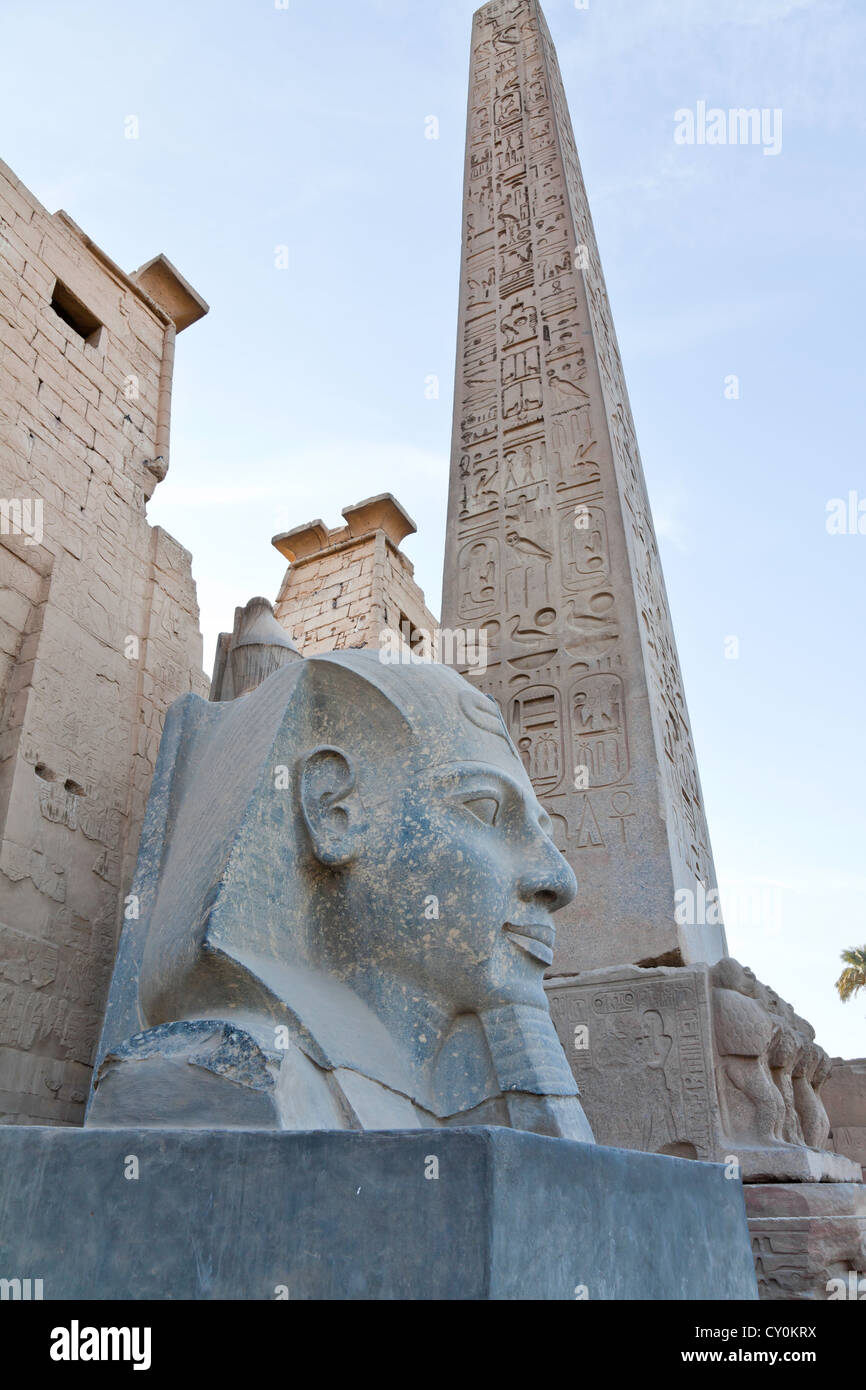 The sculpture of rameses II Stock Photo - Alamy