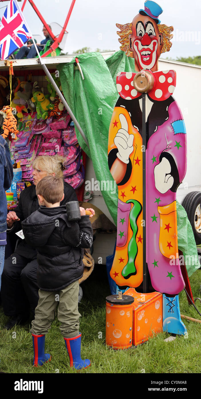 Test your strength game hi-res stock photography and images - Alamy