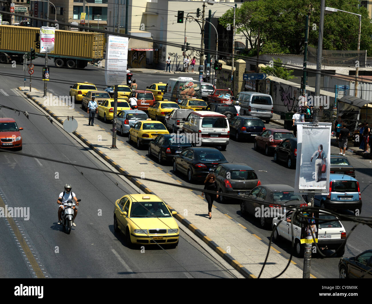 Traffic on road hi-res stock photography and images - Alamy