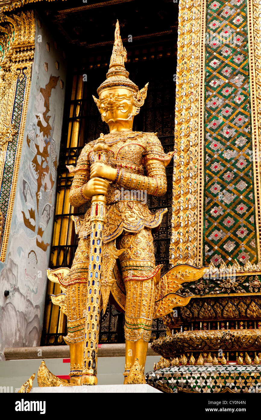 Guard Statue High Resolution Stock Photography and Images - Alamy