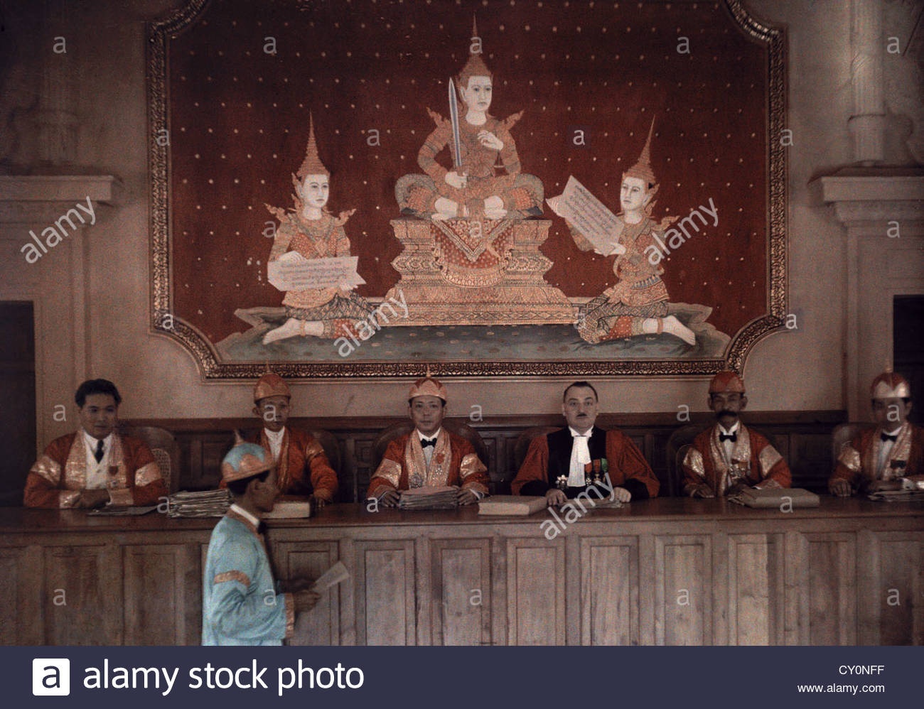 Magistrates Bench Stock Photos & Magistrates Bench Stock Images - Alamy