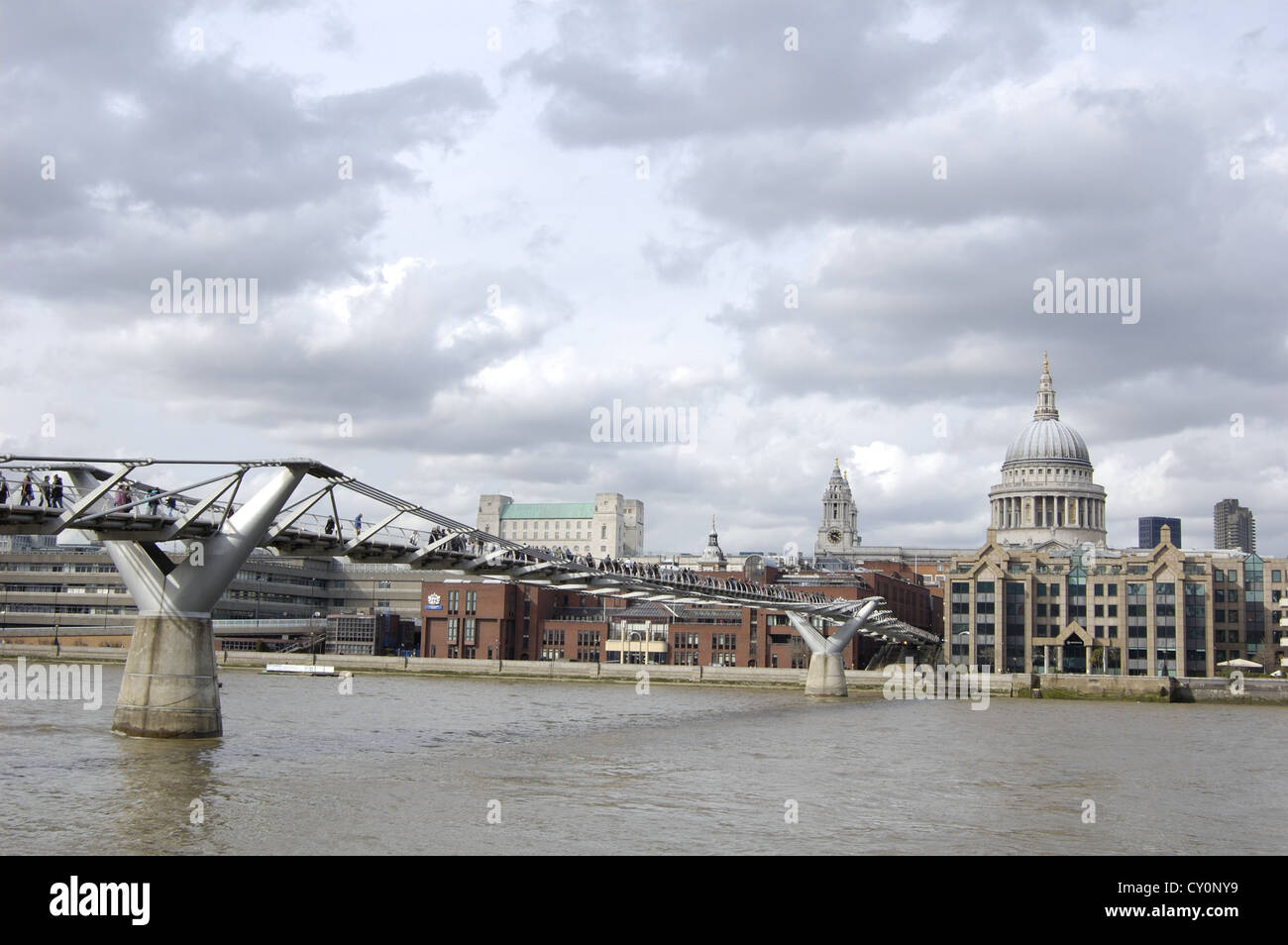 London bridge uk 3rd hi-res stock photography and images - Alamy