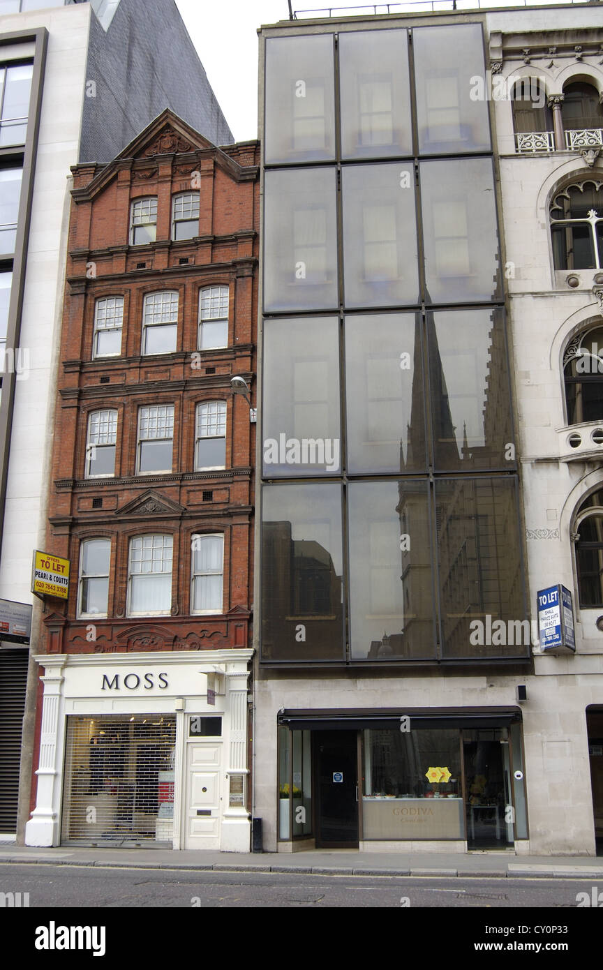 Shop fronts in the City of London, England Stock Photo - Alamy