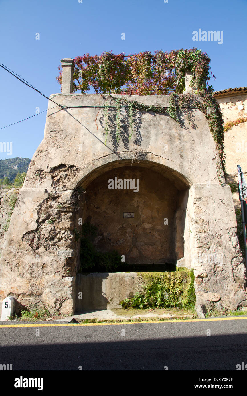 Old watering place hi-res stock photography and images - Alamy
