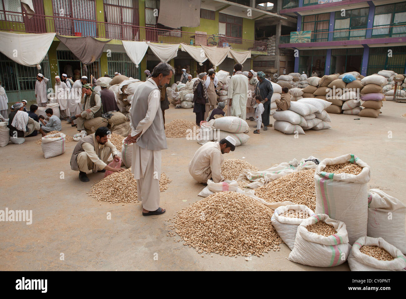Kunduz bazaar, Afghanistan Stock Photo - Alamy