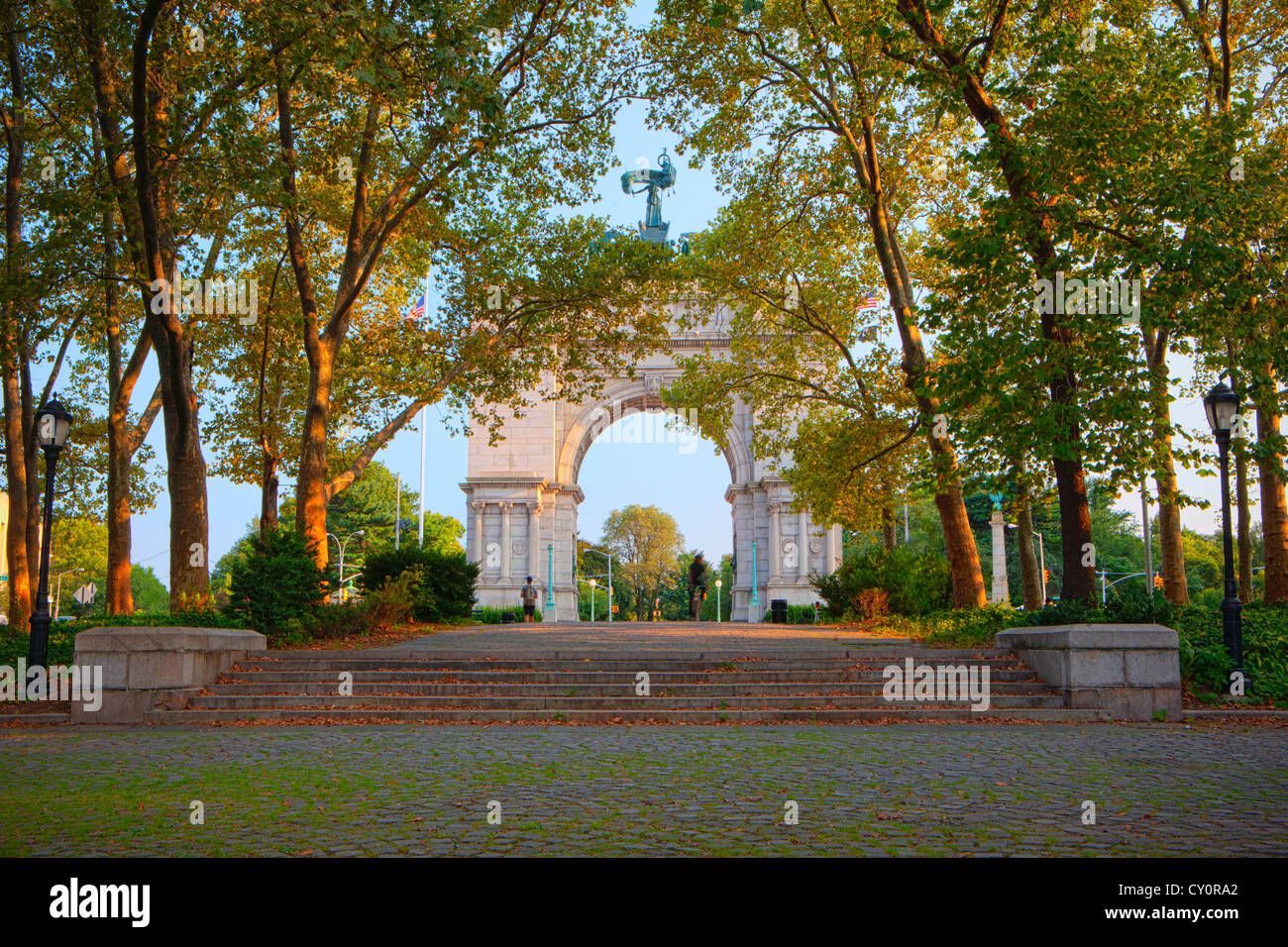 Grand Army Plaza arch seen from the Bailey Fountain, Brooklyn, New York ...