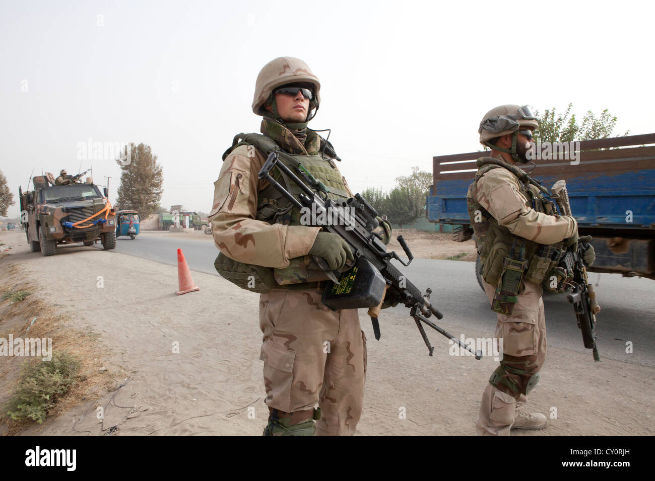 Dutch military on patrol in Kunduz, Afghanistan Stock Photo - Alamy