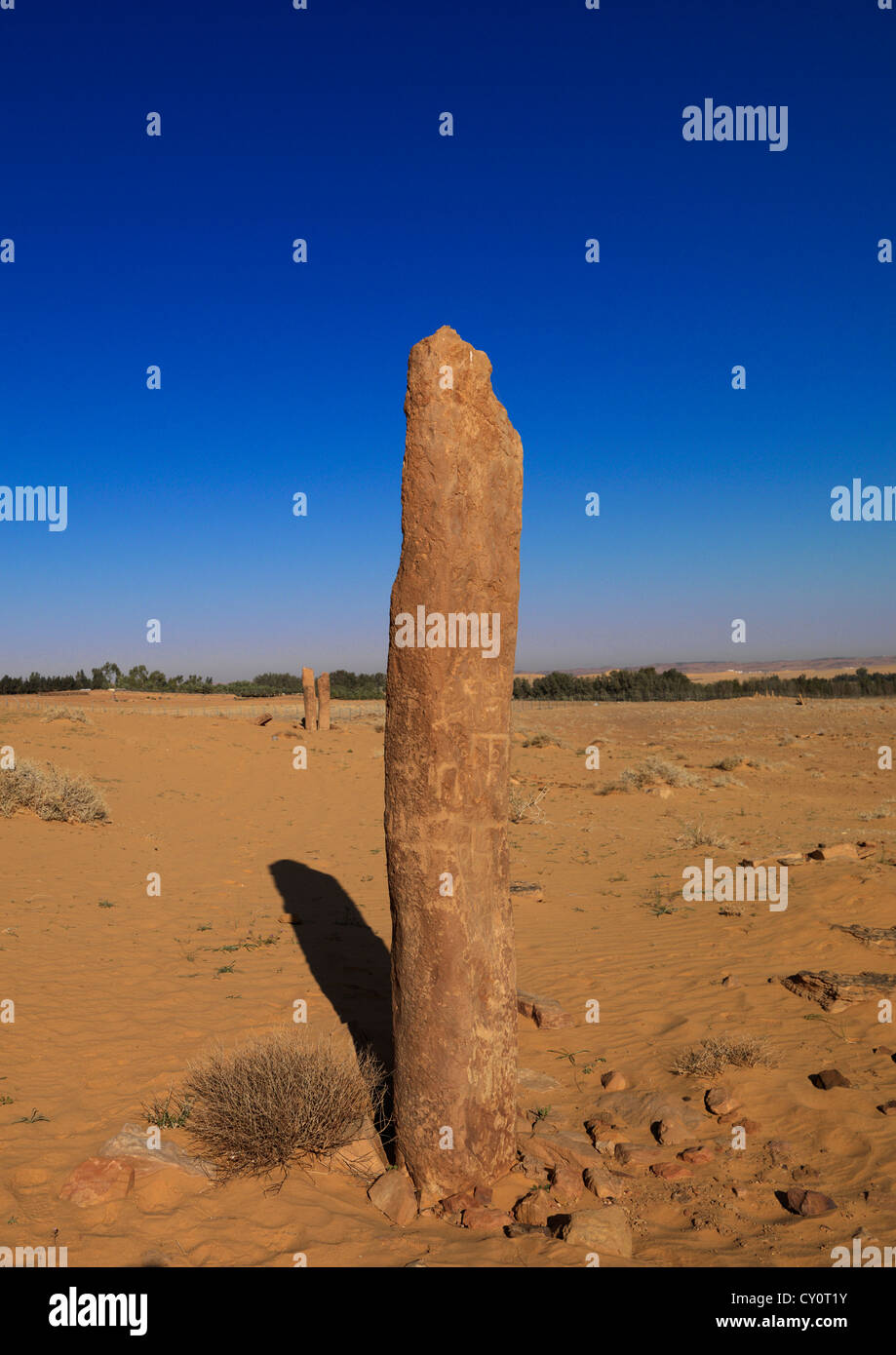 Al-rajajil Standing Stones - Saudia Arabia Stock Photo - Alamy