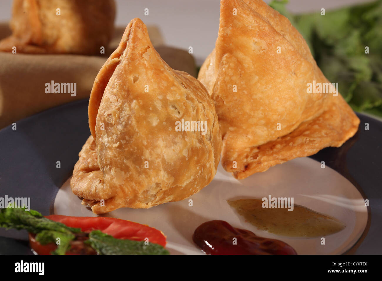 Bengali samosa hi-res stock photography and images - Alamy