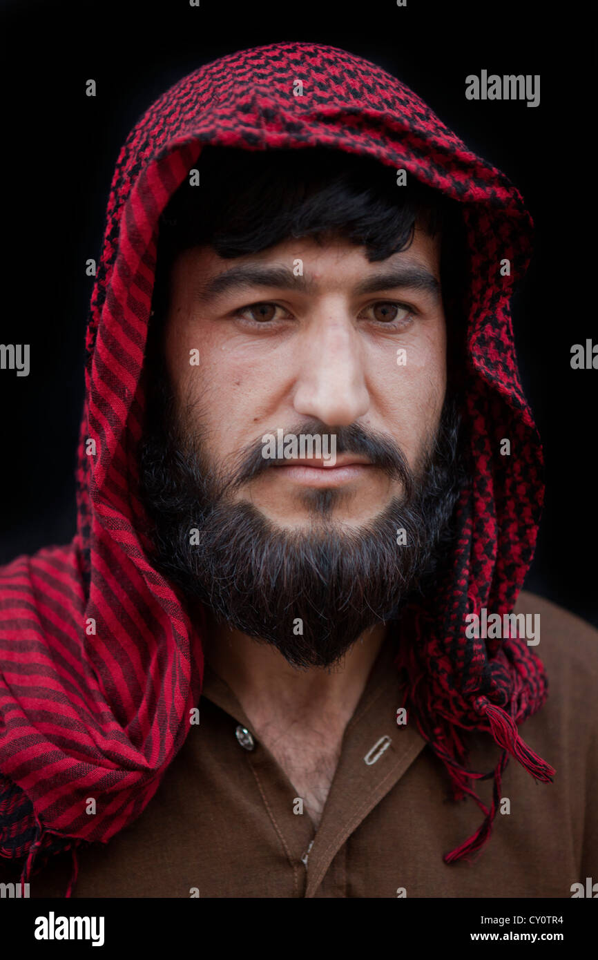 War afghanistan taliban prisoner hi-res stock photography and images ...