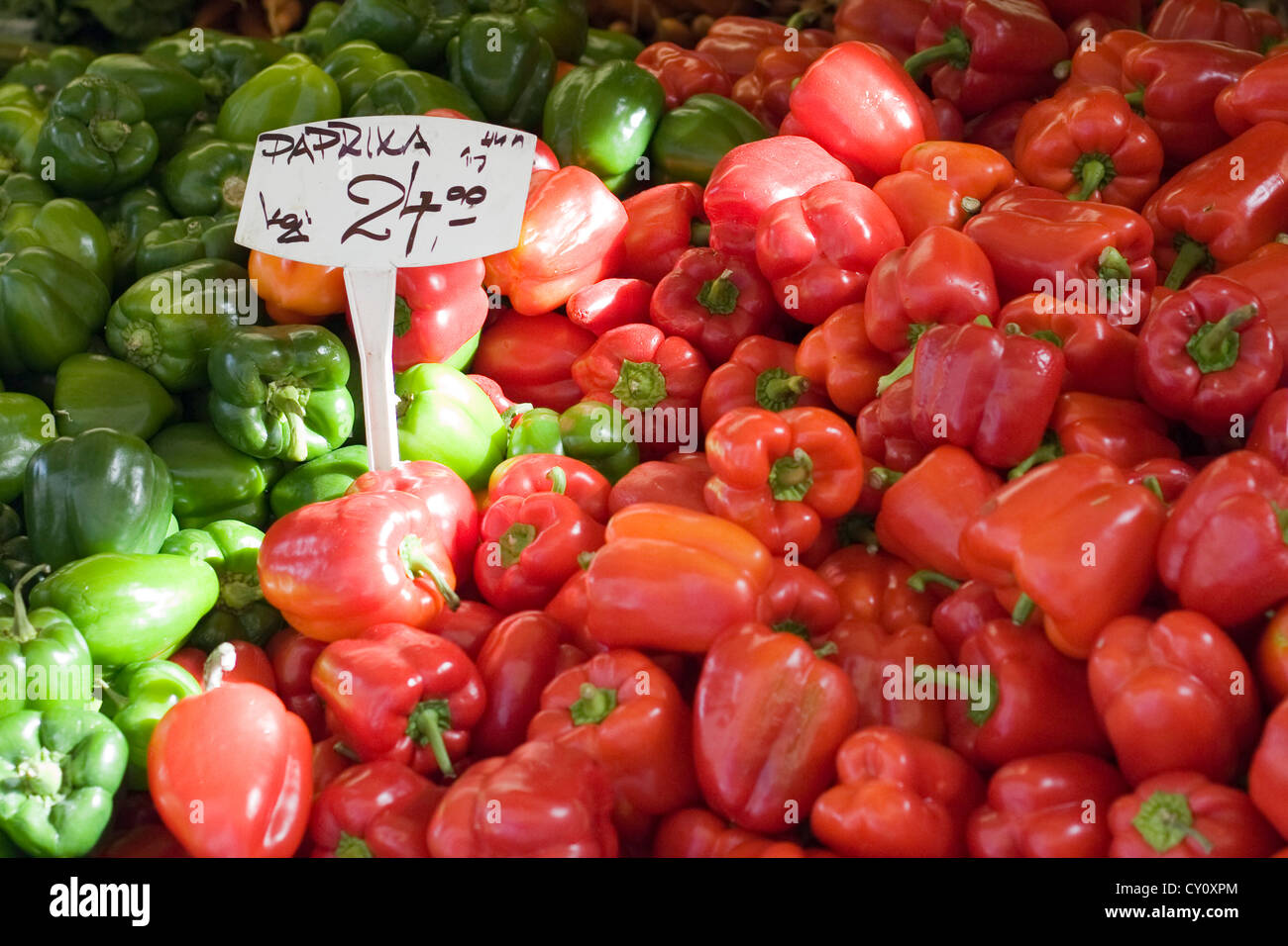 British fruit market price sign hi-res stock photography and images - Alamy
