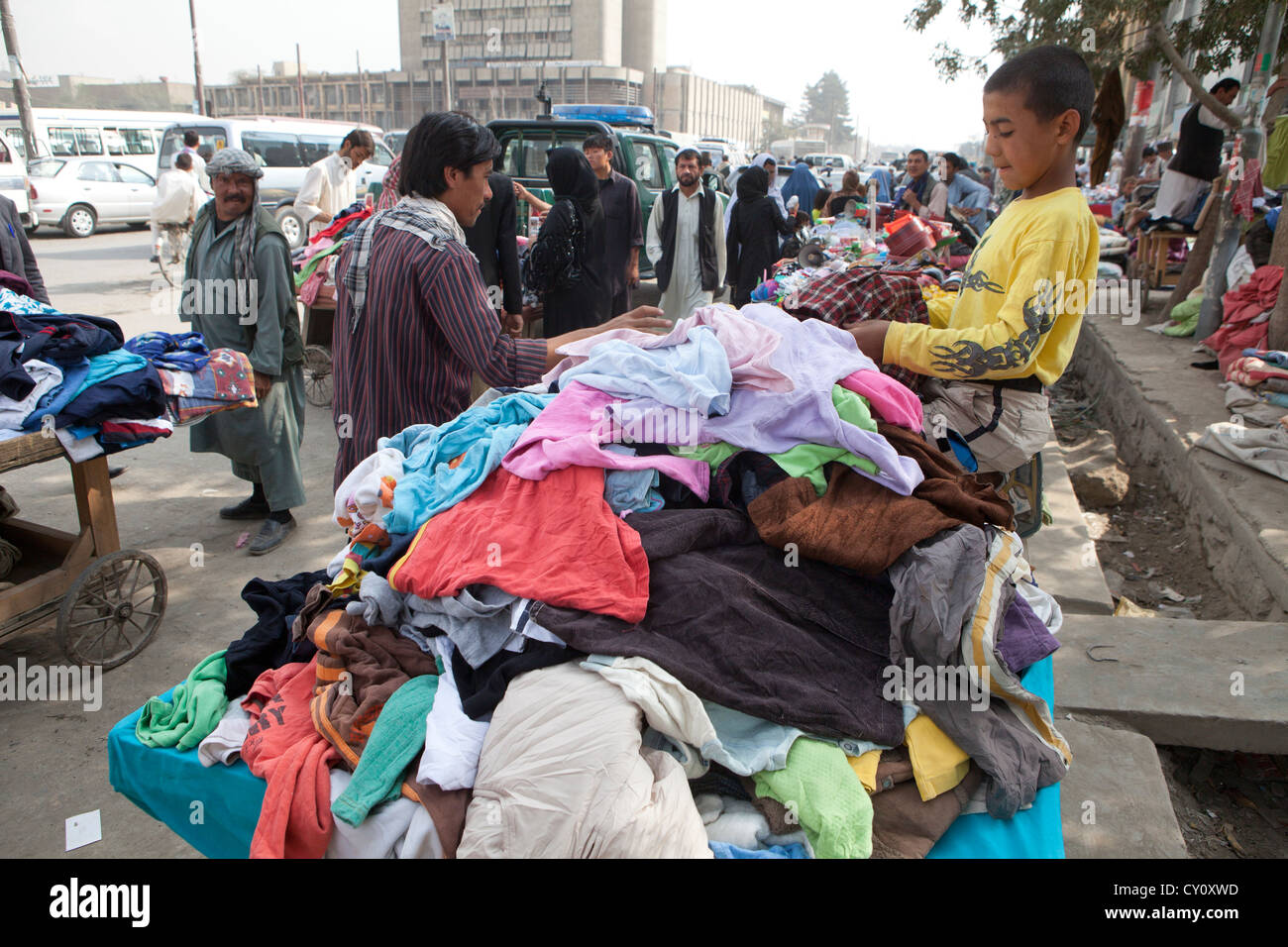 Bazaar in downtown kabul, Afghanistan Stock Photo - Alamy