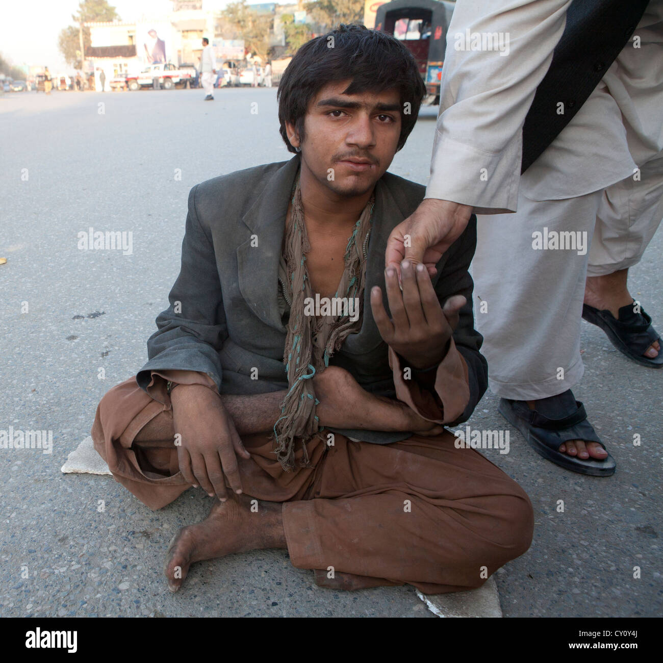 beggers in Kunduz town, Afghanistan Stock Photo - Alamy