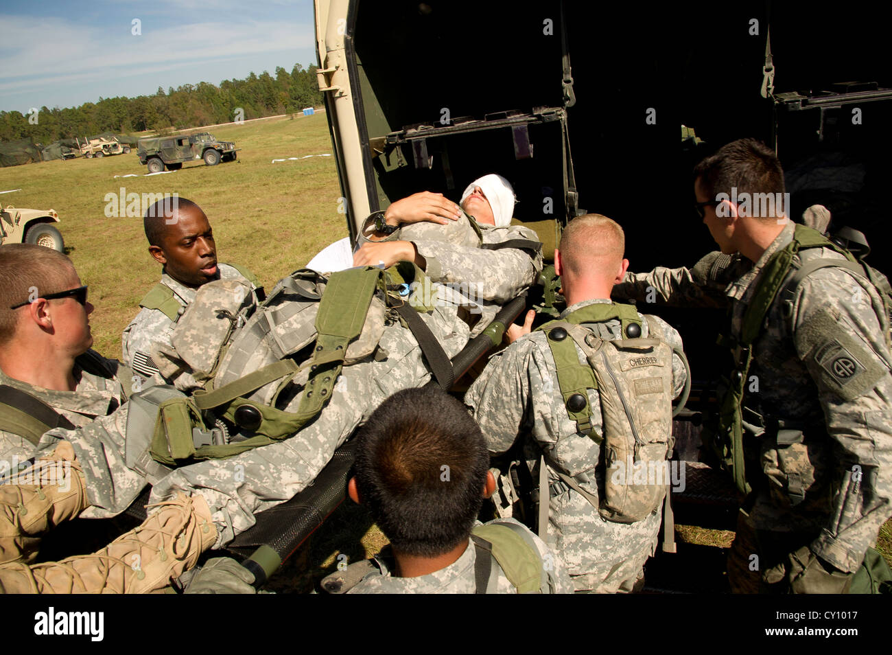 Military loading procedures hi-res stock photography and images - Alamy