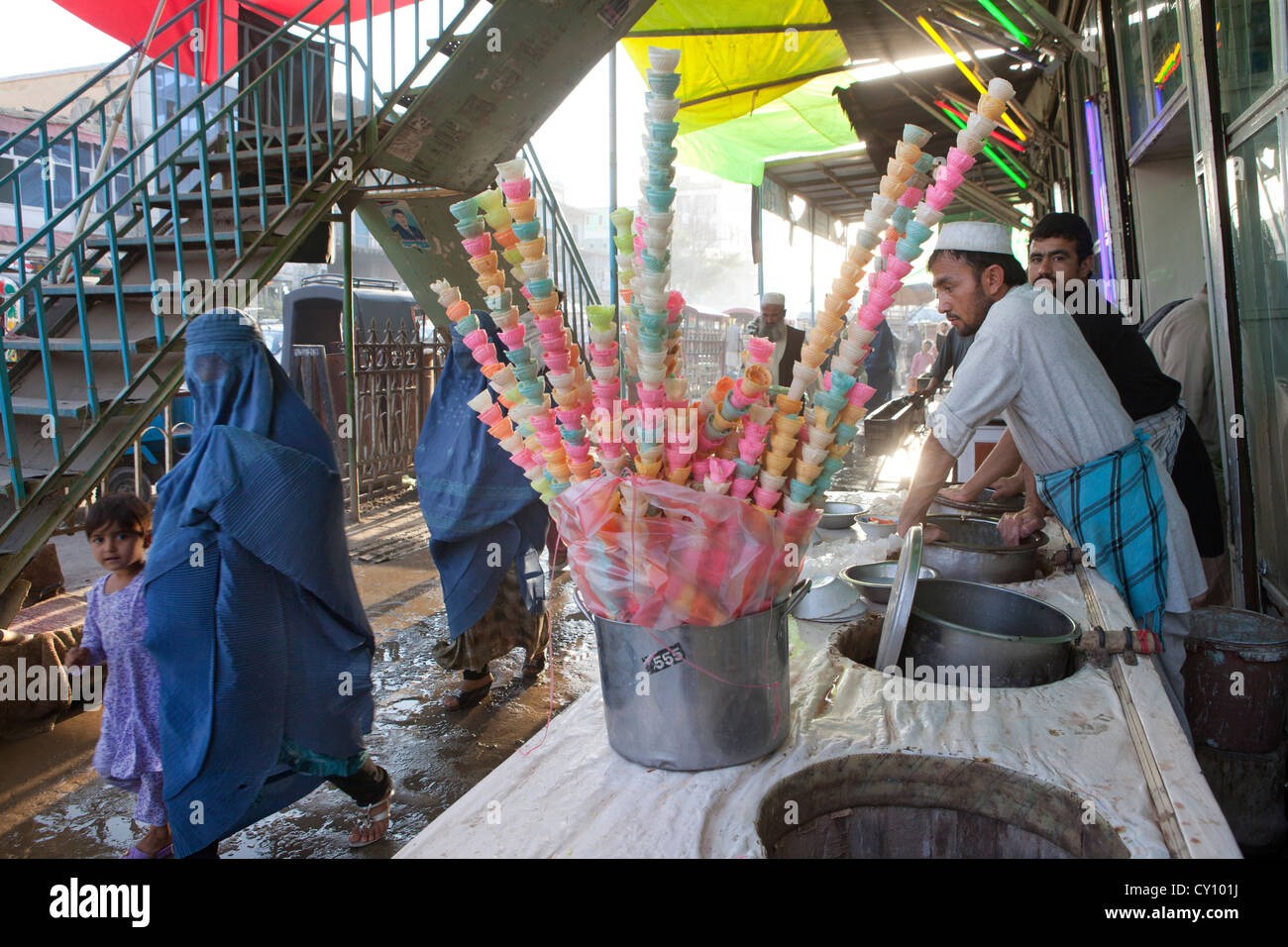 Bazaar in downtown Kunduz city, Afghanistan Stock Photo - Alamy