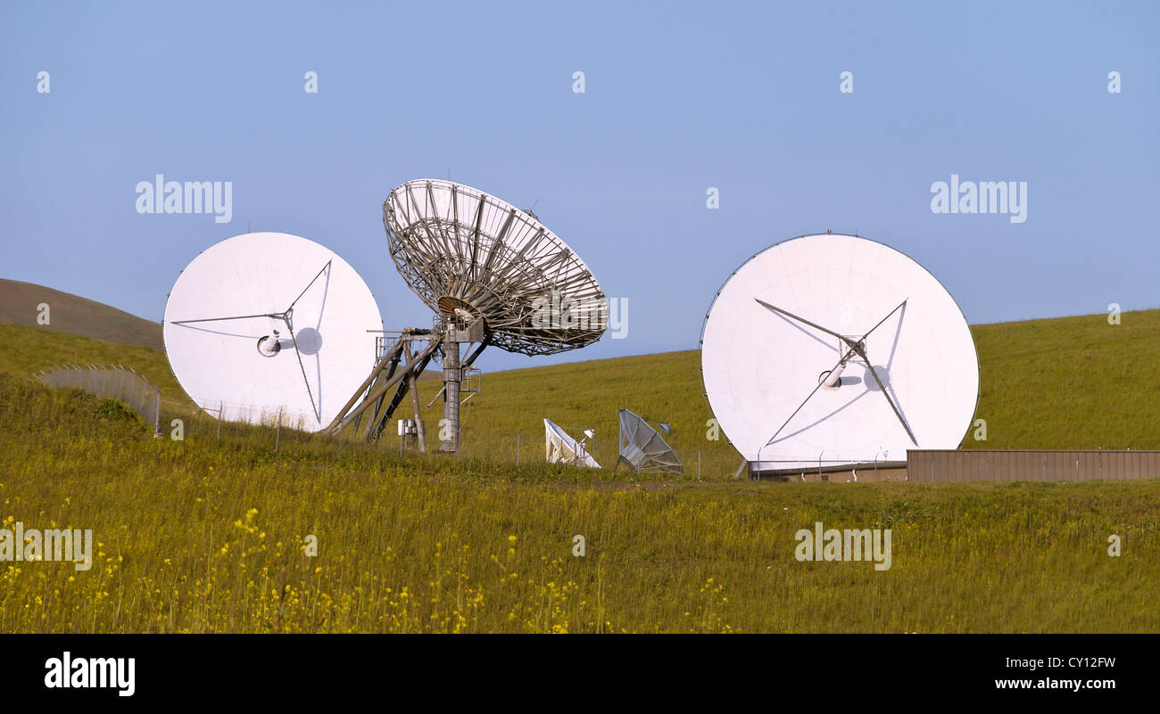 Satellites antennas hi-res stock photography and images - Alamy