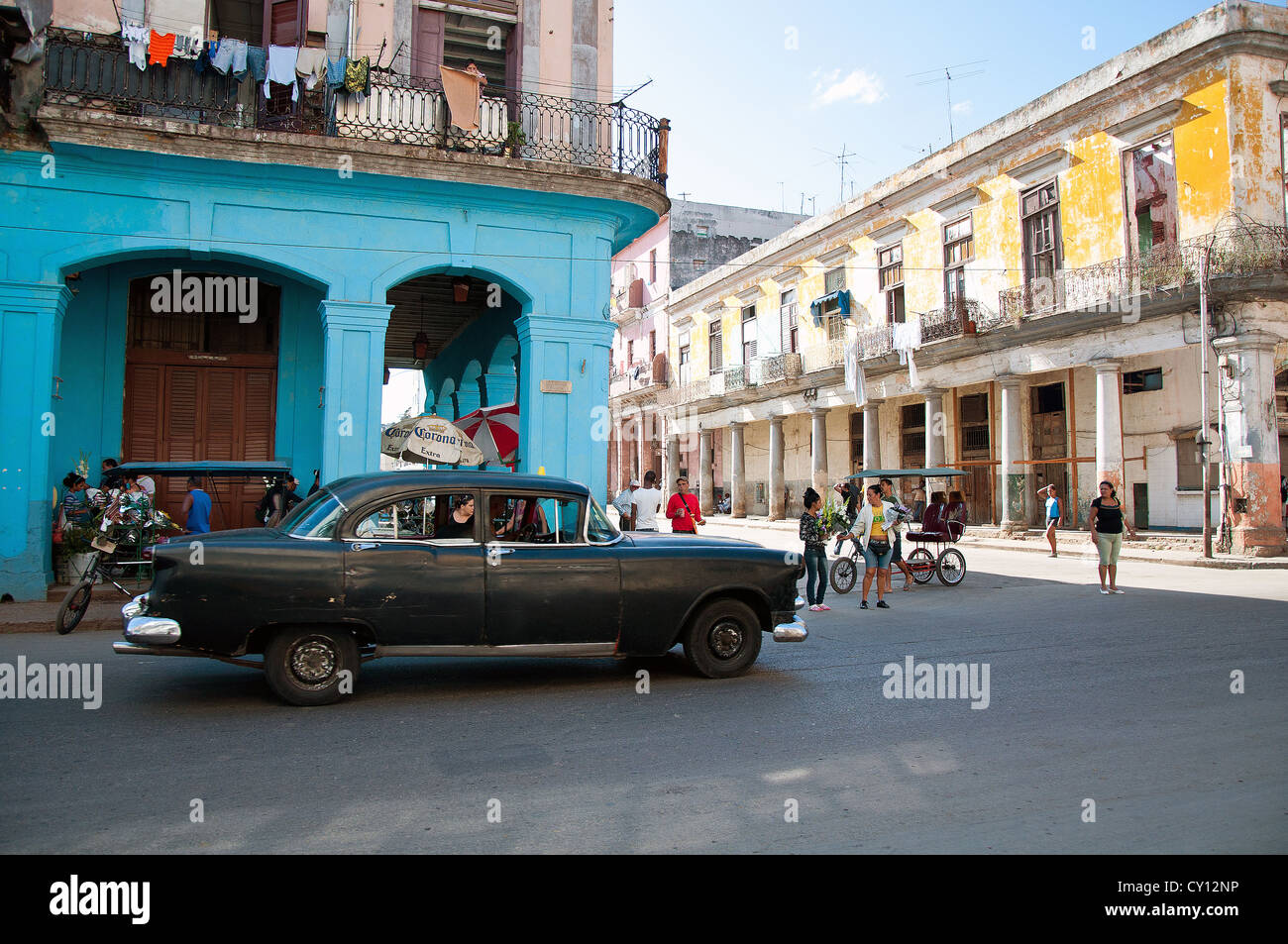 Building street city cuban latin america central america american hi ...