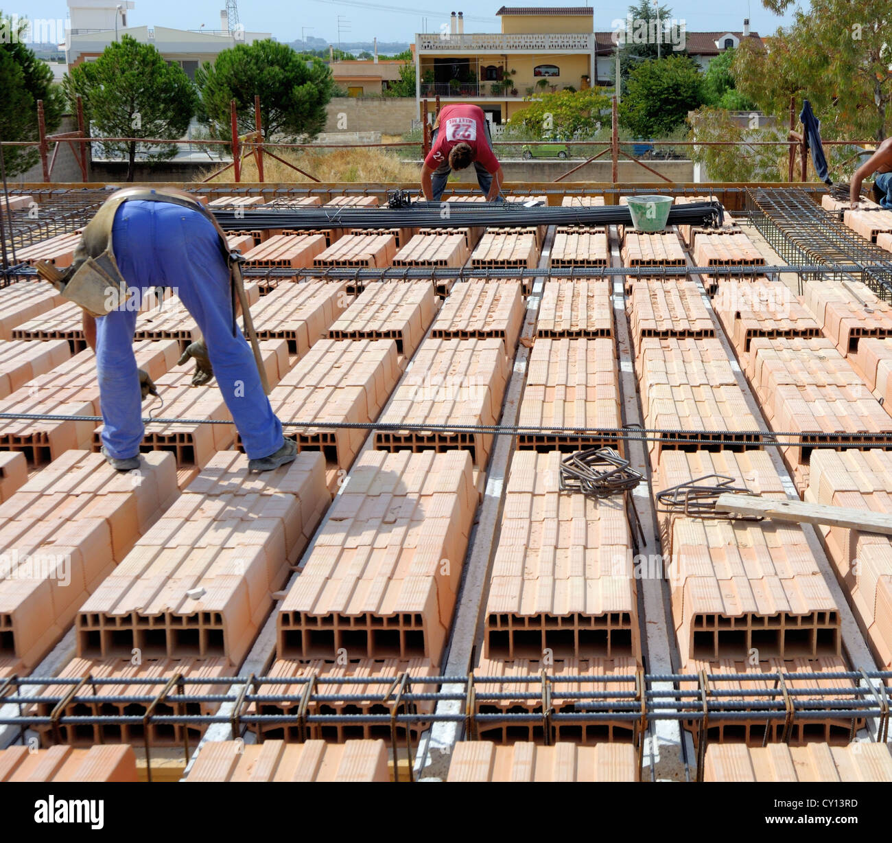 Construction site - Assembly floor in brick and cement structure Stock ...