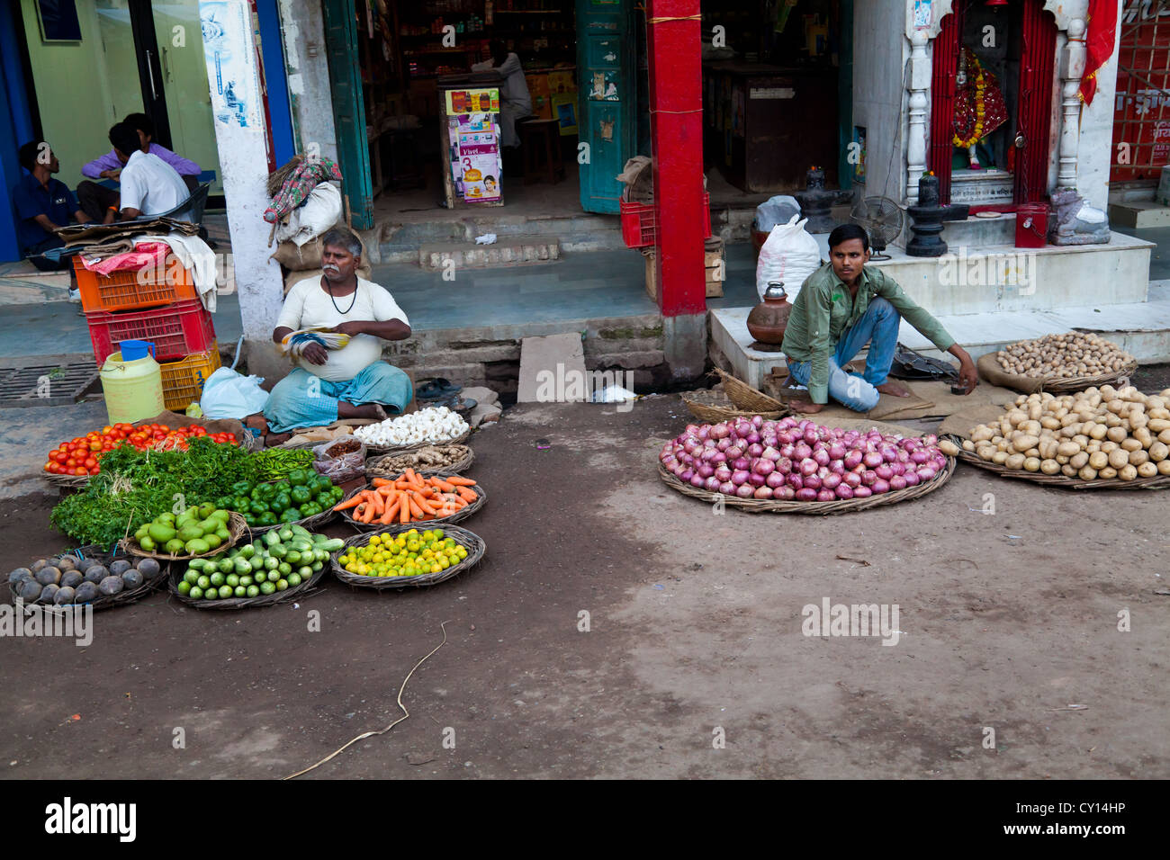 Varanasi street food hi-res stock photography and images - Alamy