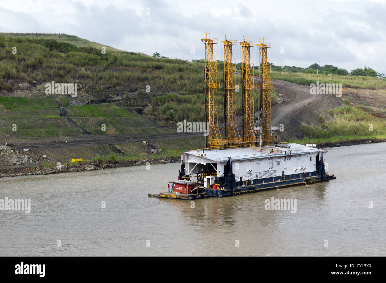 Drill barge Thor at work widening the Panama Canal at Gaillard Cut ...