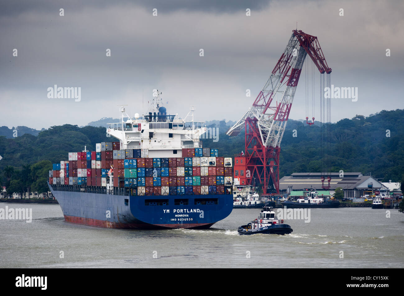Heavy lift crane Titan at work in the Panama Canal. The Titan was built ...
