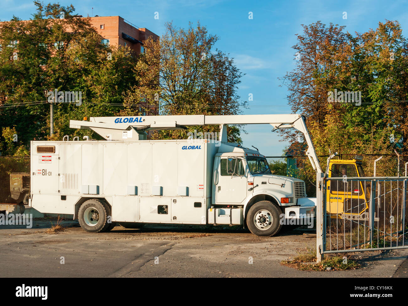 Airport deicing truck hi-res stock photography and images - Alamy