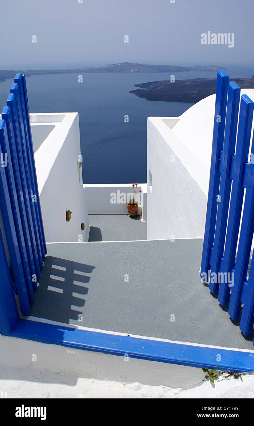 Traditional Greek architecture of Oia village on Santorini Island ...