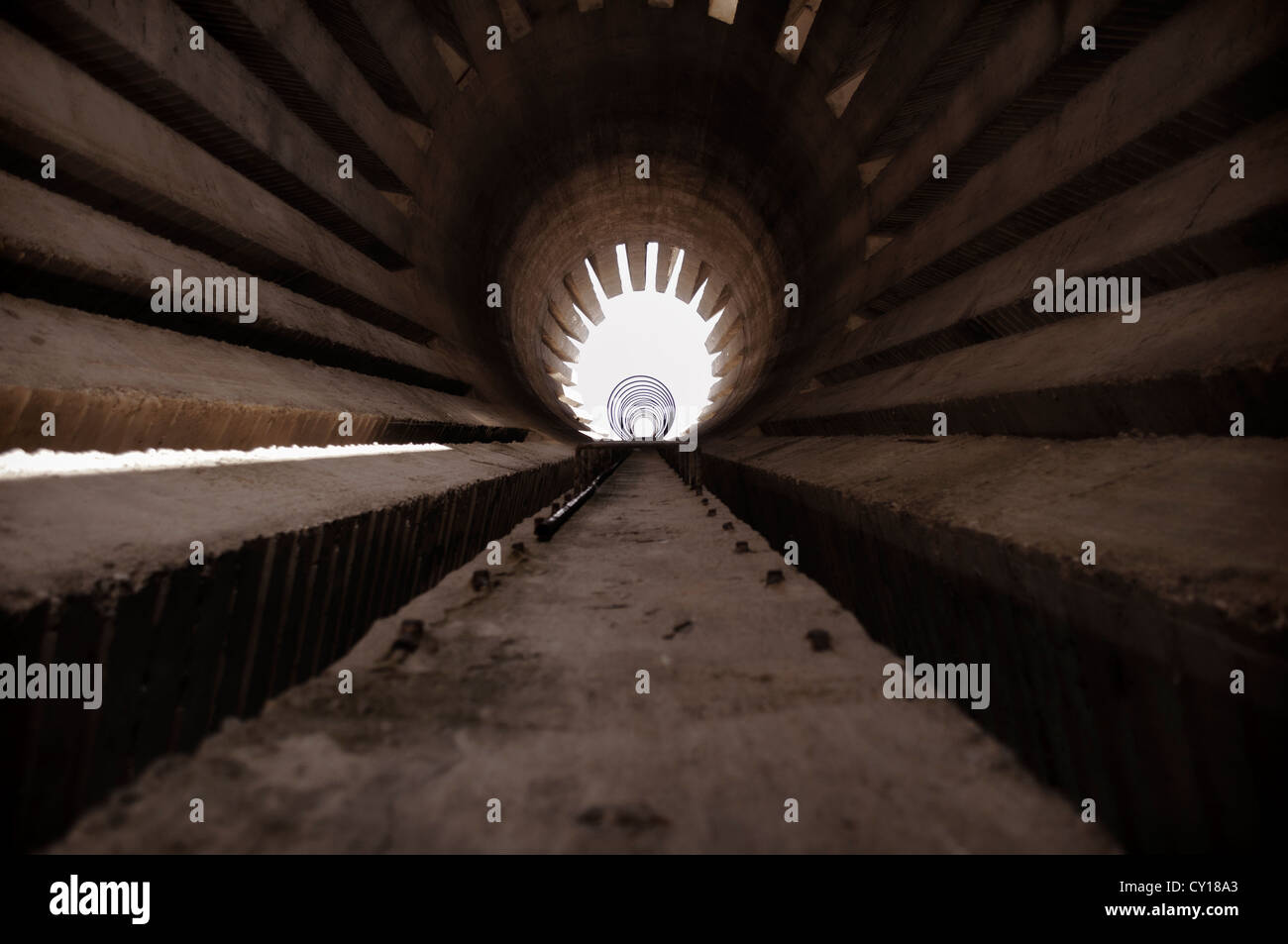 Architecture leading lines hi-res stock photography and images - Alamy