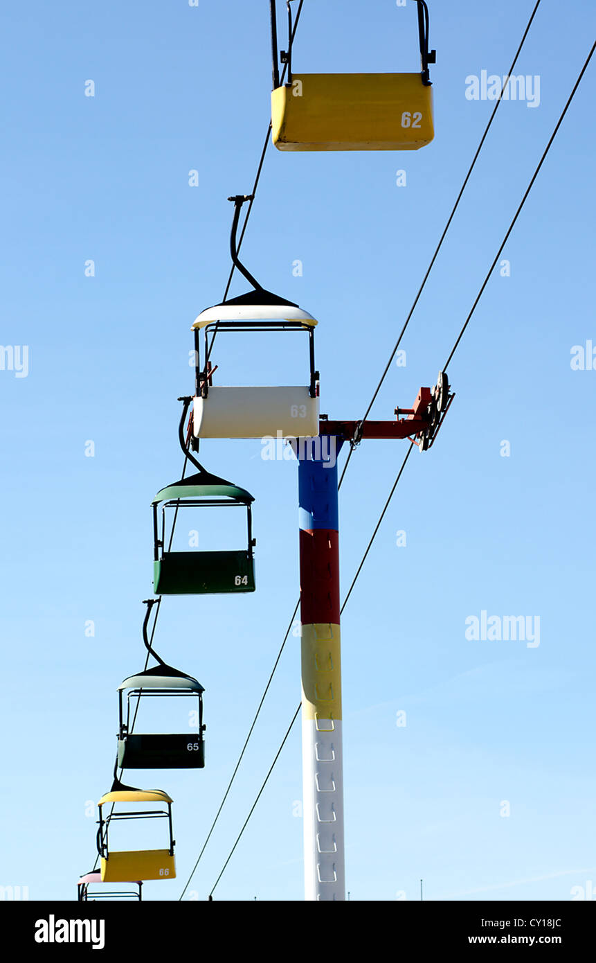 Cable lifts hi-res stock photography and images - Alamy