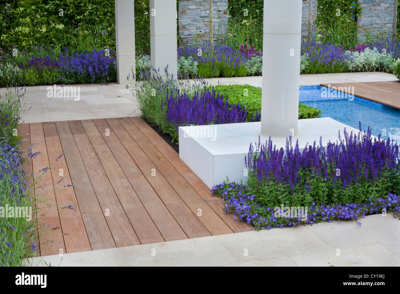 Garden Modern Hedges High Resolution Stock Photography and Images - Alamy