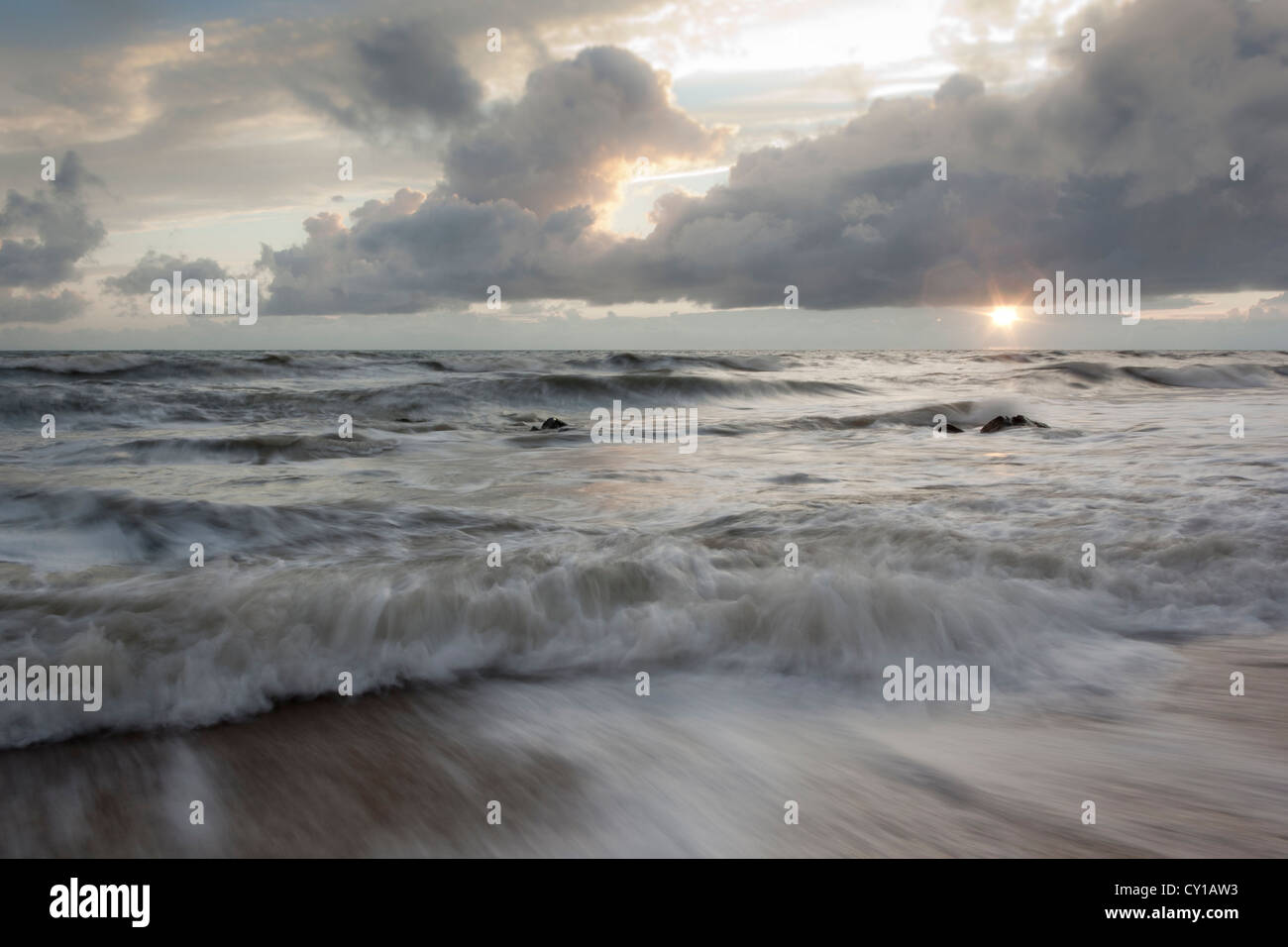 Incoming waves hi-res stock photography and images - Alamy