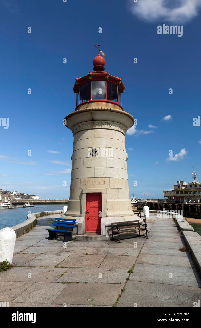 The Lighthouse on the West Harbour arm, Ramsgate Royal Harbour Stock ...