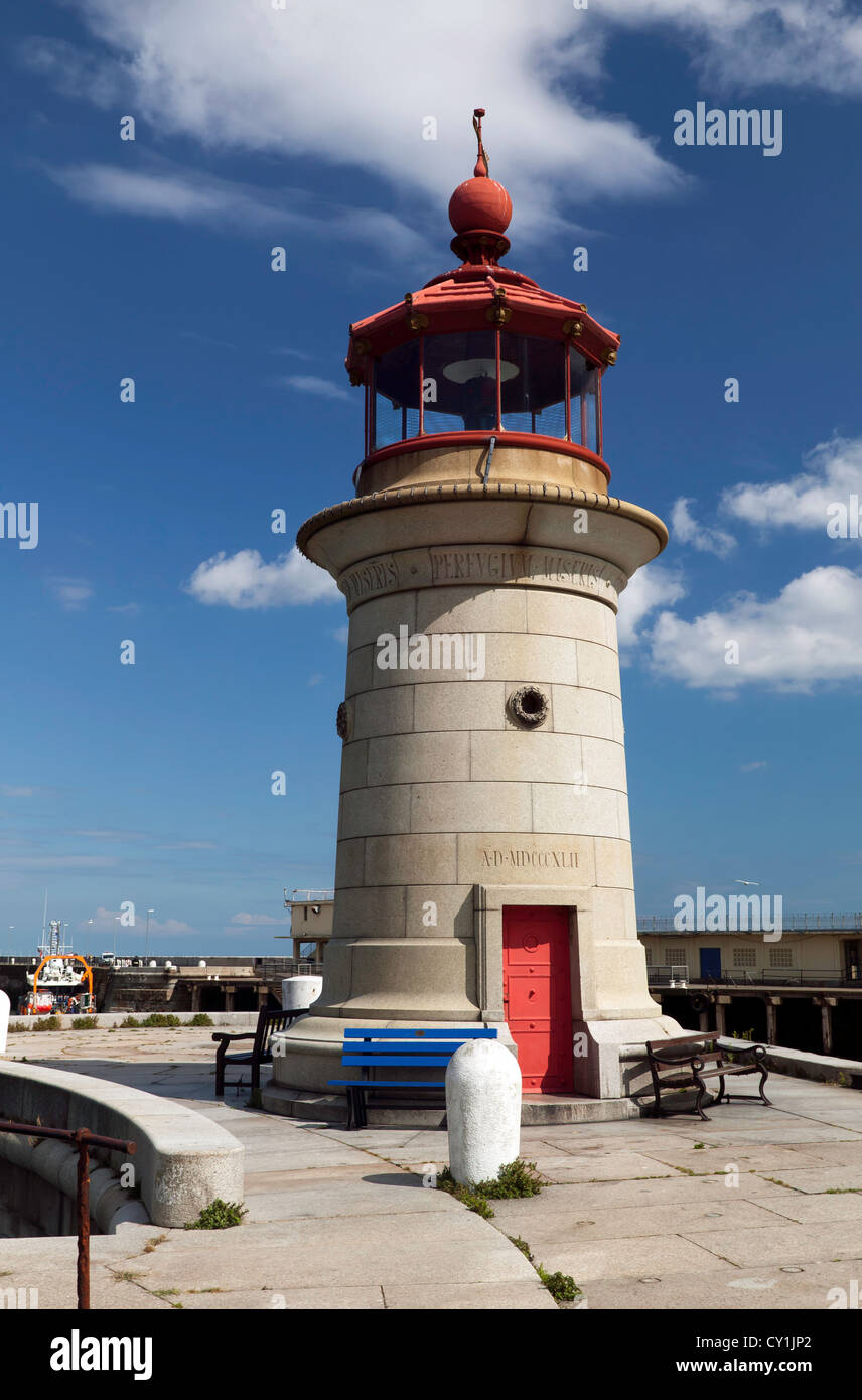 The Lighthouse on the West Harbour arm, Ramsgate Royal Harbour Stock ...