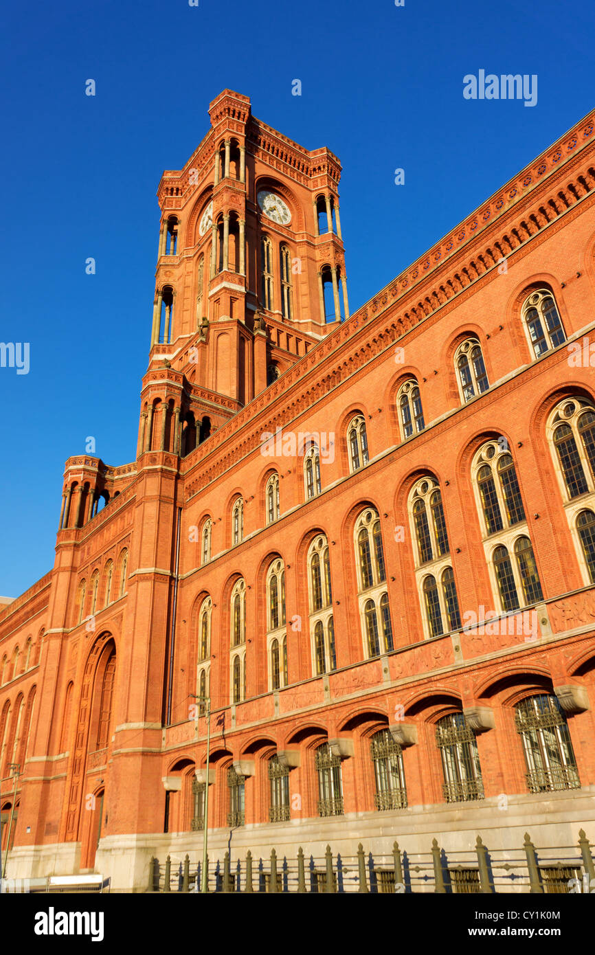Rotes rathaus red town hall berlin hi-res stock photography and images ...