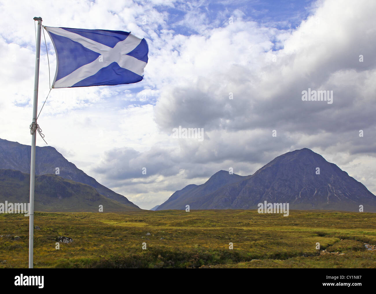 Saltire flag scotland hi-res stock photography and images - Alamy