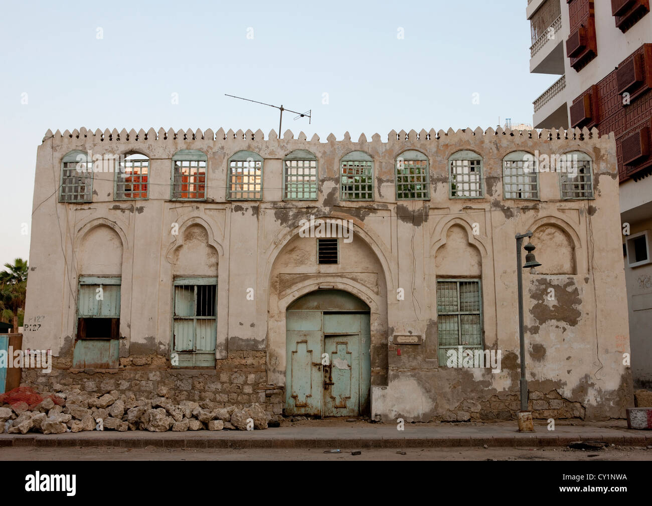 Jeddah saudi arabia street scene hi-res stock photography and images ...