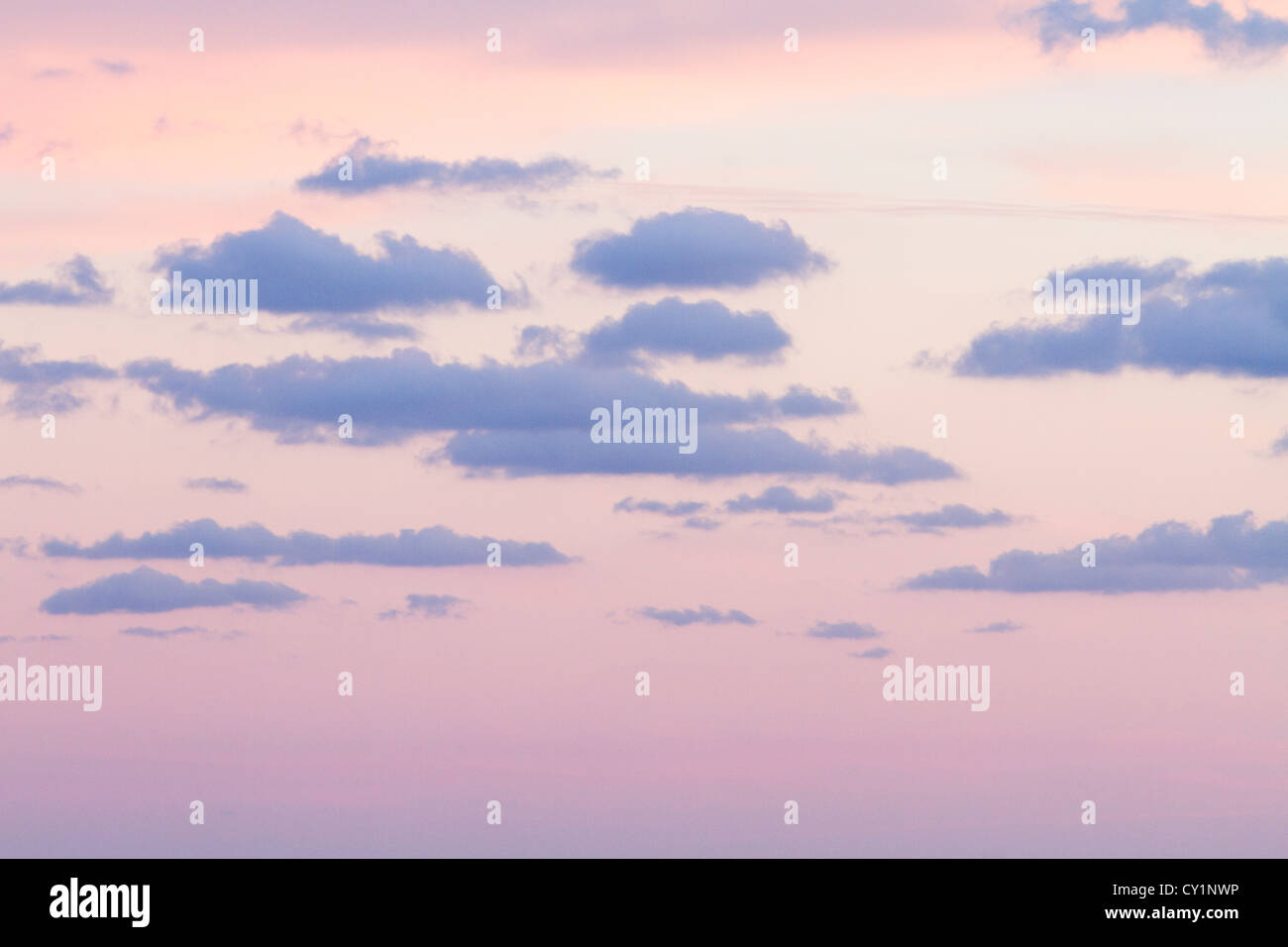 Pink sunset sky hi-res stock photography and images - Alamy