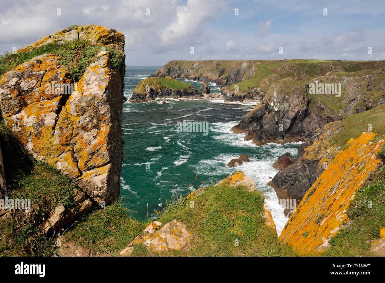 The rugged beauty of the Coastal path between Lizard Point and Kynance ...