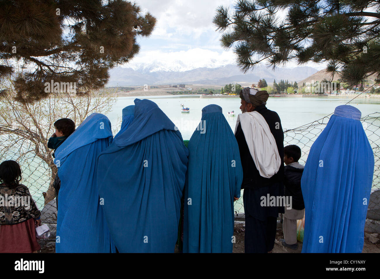 women dressed in burqa, kabul, afghanistan Stock Photo - Alamy