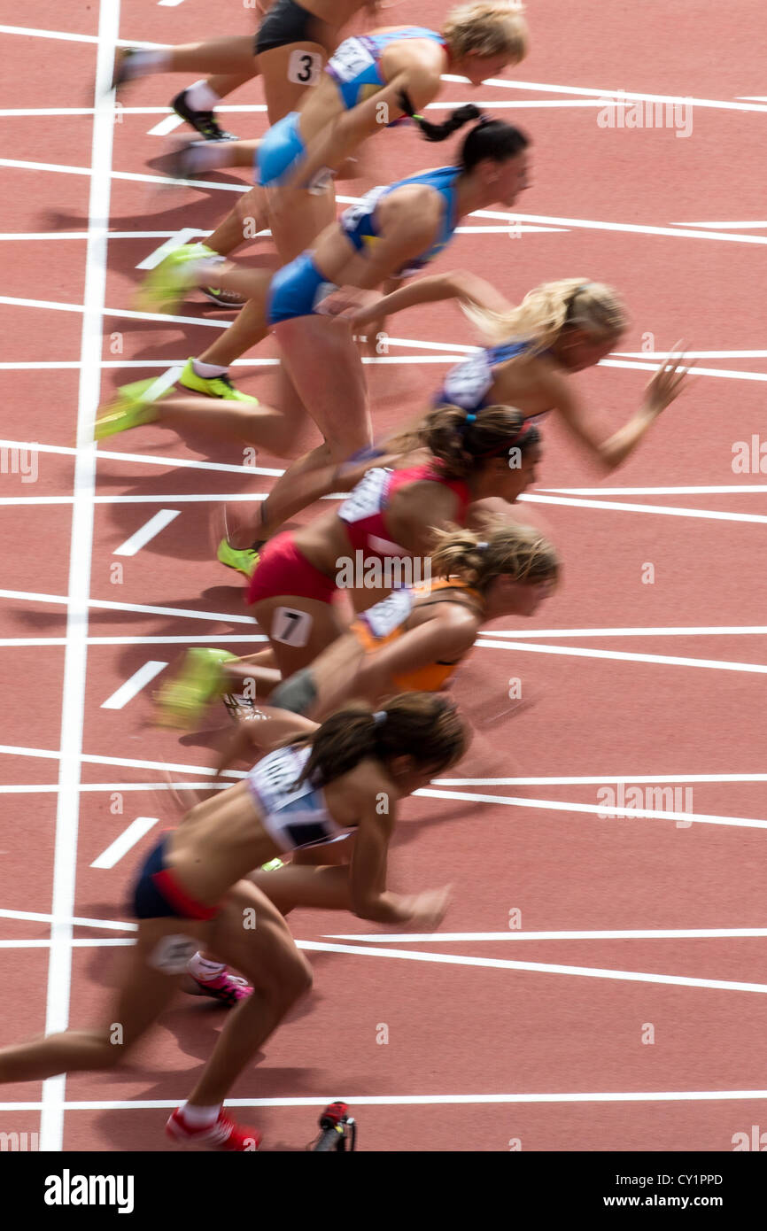 Start olympic race women runners hi-res stock photography and images ...