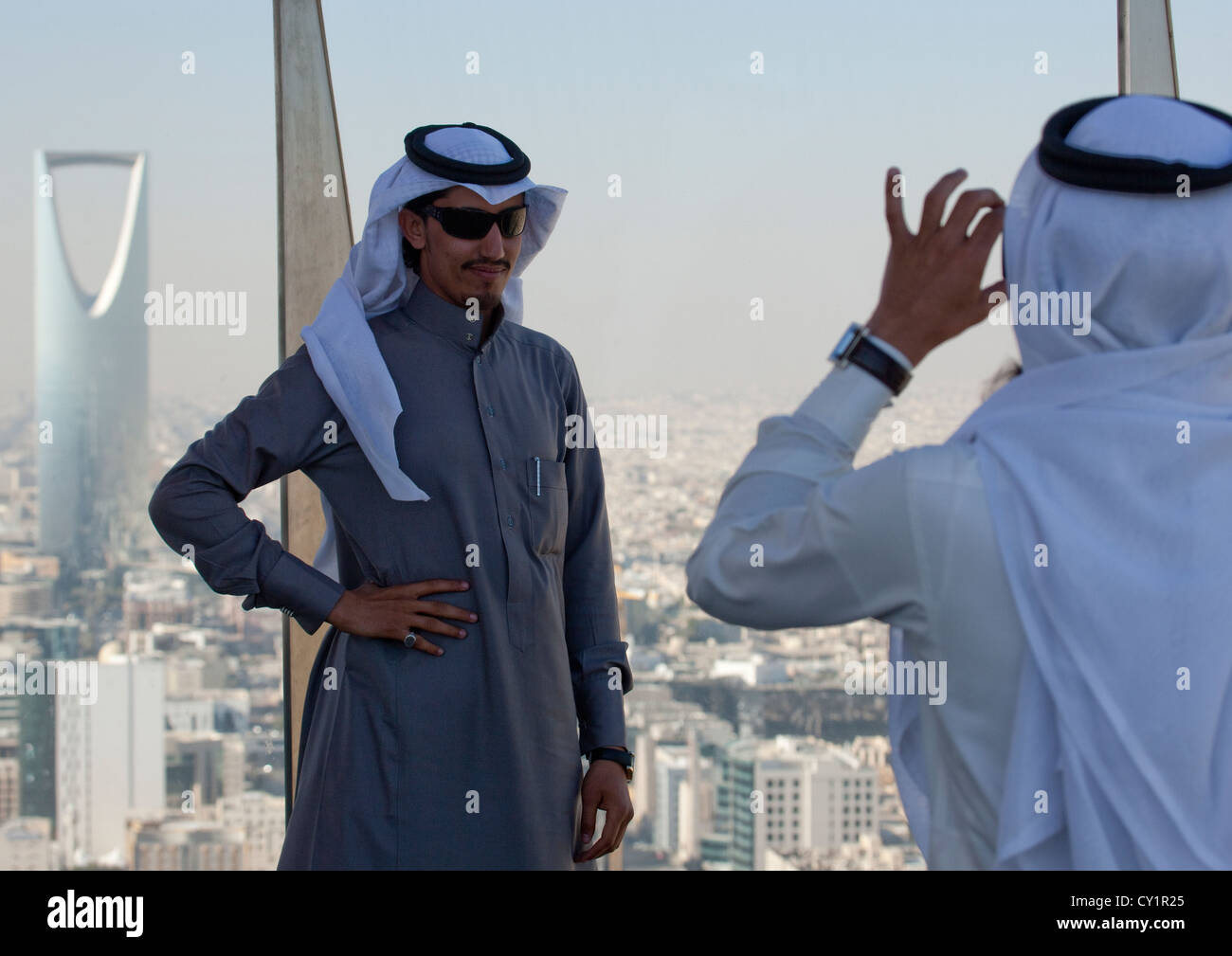 Saudia arabia tourists hi-res stock photography and images - Alamy
