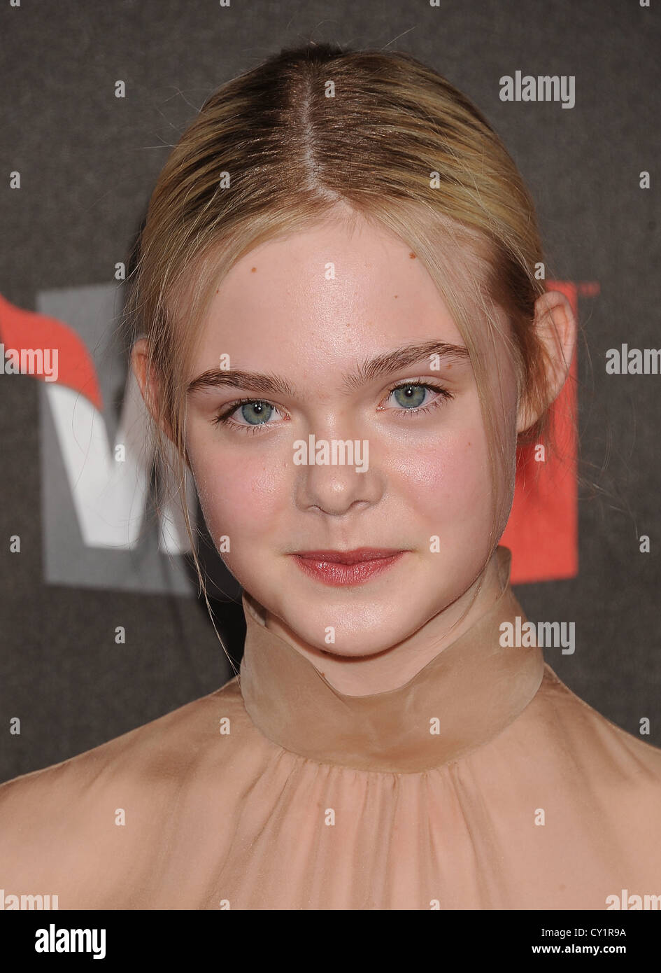 Us actress elle fanning hi-res stock photography and images - Alamy