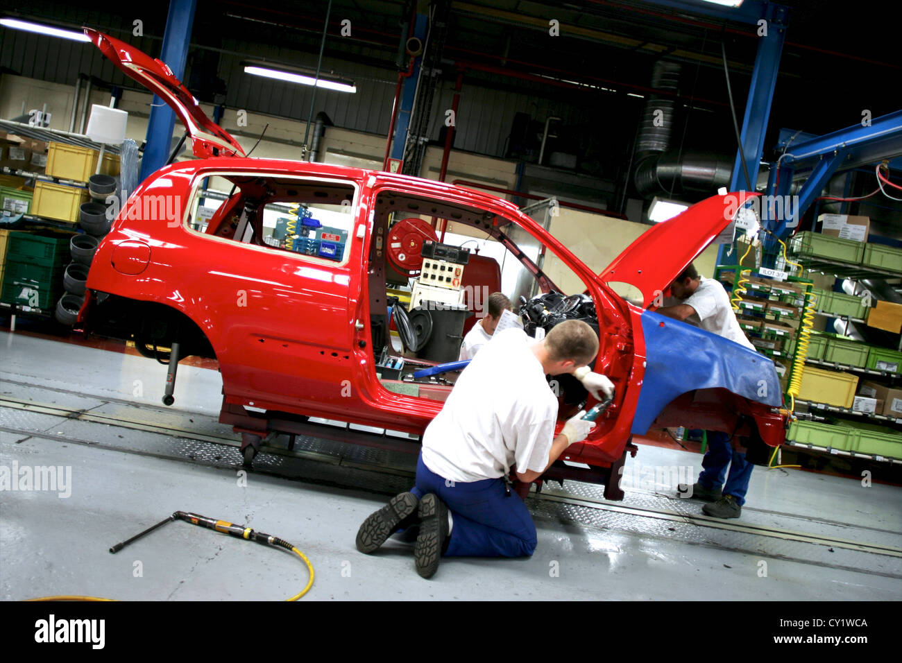 Renault car production hi-res stock photography and images - Alamy
