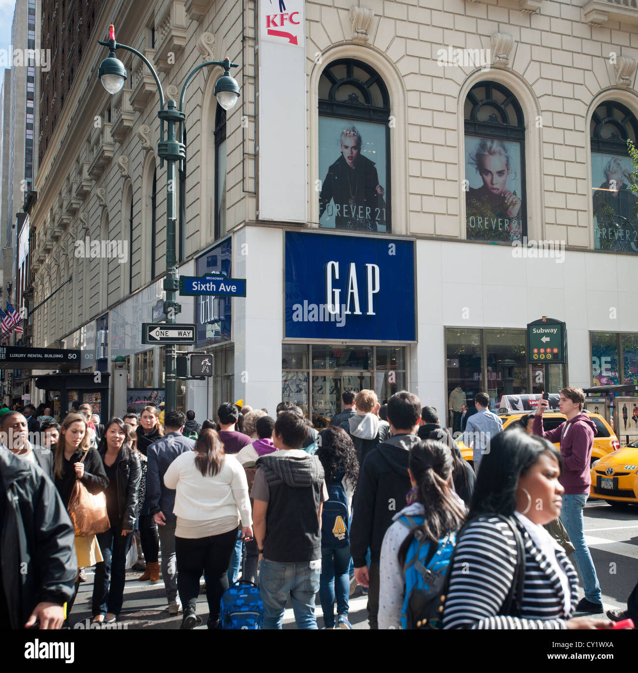 Gap flagship hi-res stock photography and images - Alamy