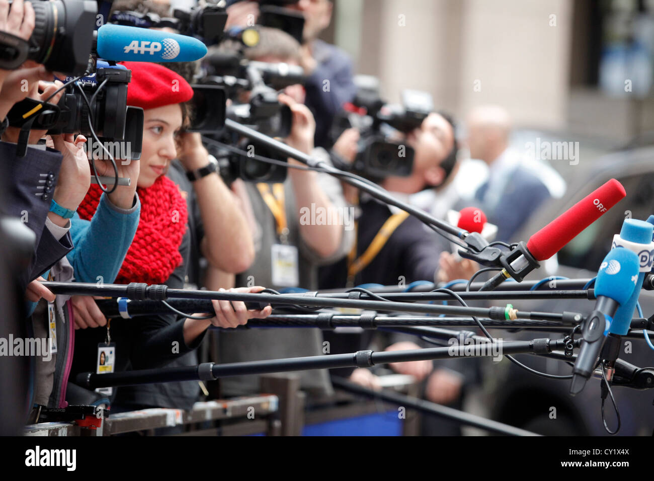 Journalists at work Stock Photo - Alamy