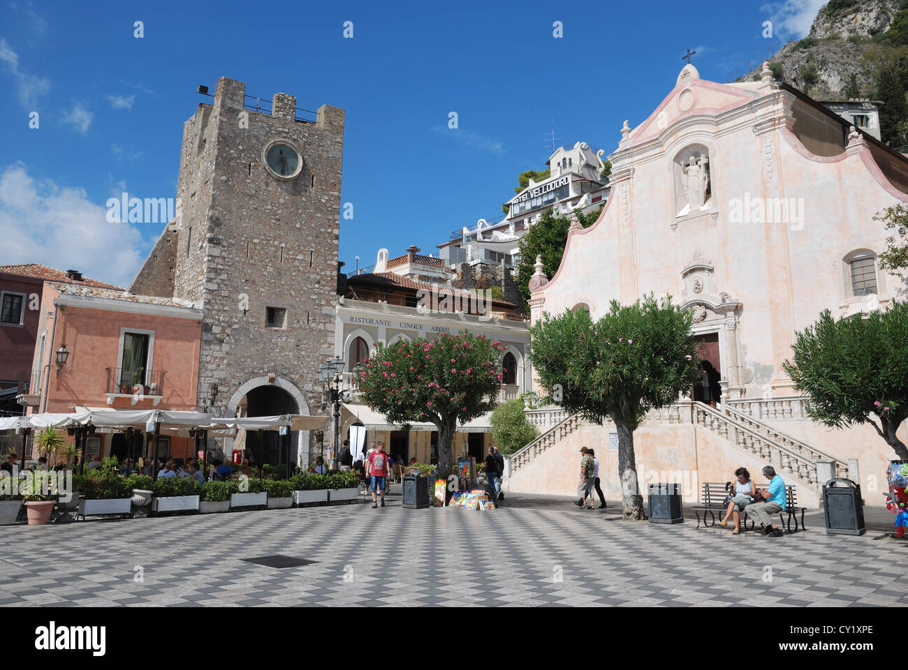 Piazza april ix hi-res stock photography and images - Alamy
